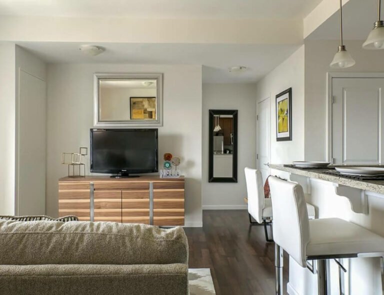 Photos of Apartments & Amenities | 101 Park Place