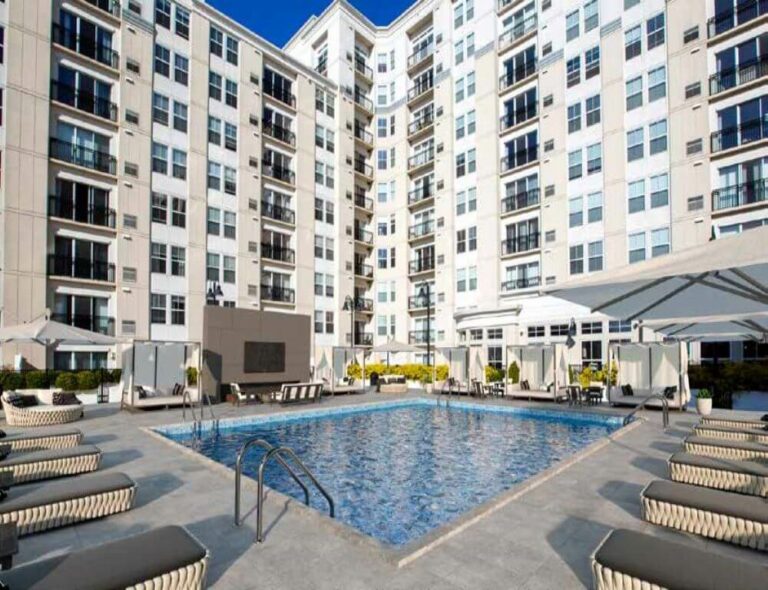 Photos of Apartments & Amenities | 101 Park Place