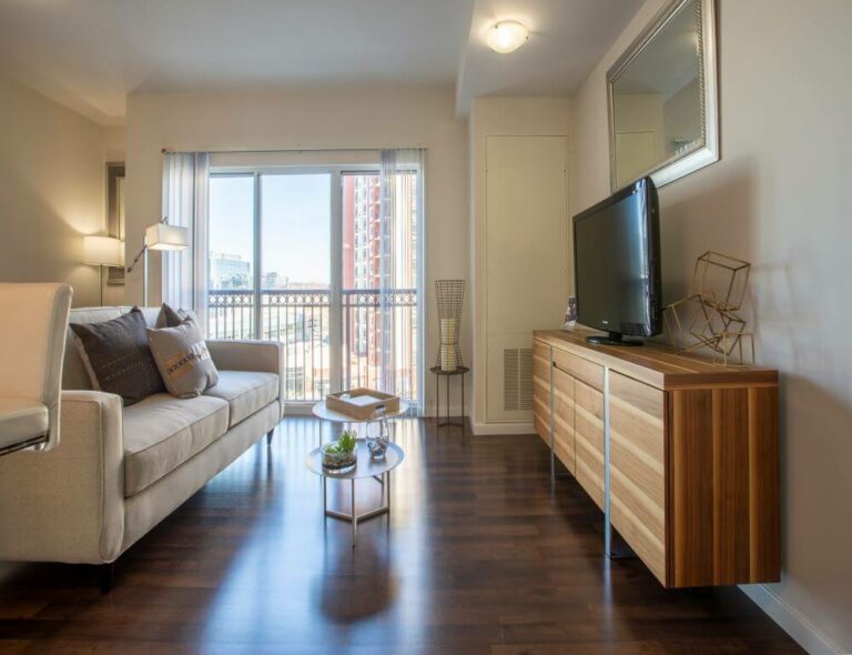 Photos of Apartments & Amenities | 101 Park Place