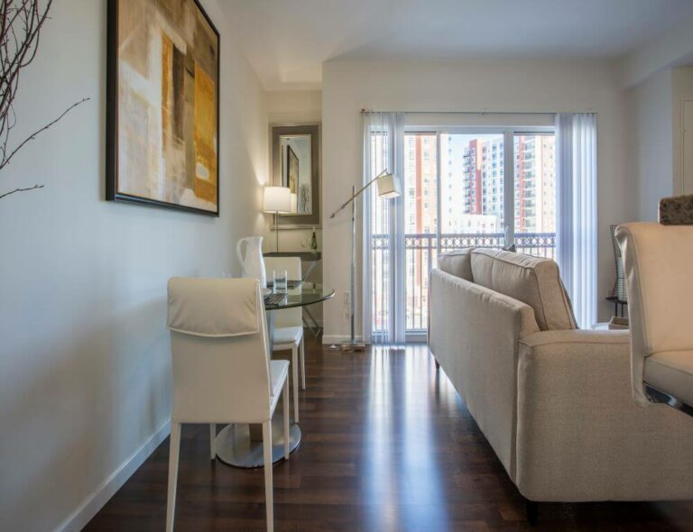 Photos of Apartments & Amenities | 101 Park Place